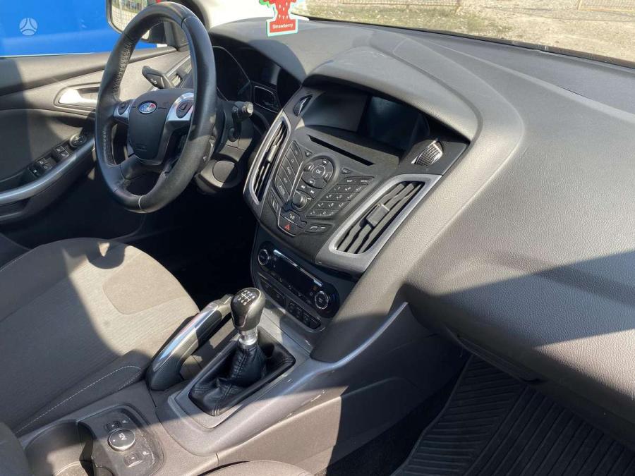 Sarkans Ford Focus 2011 Viļņa, ar dzinēja tilpumu 0.00 L un nobraukumu 264 tūkst. km par 3150 €, foto 14 vietnē AUTOMOTO.COM.LV