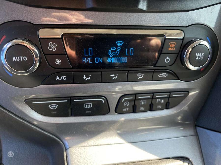 Sarkans Ford Focus 2011 Viļņa, ar dzinēja tilpumu 0.00 L un nobraukumu 264 tūkst. km par 3150 €, foto 17 vietnē AUTOMOTO.COM.LV