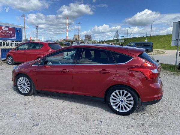 Red Ford Focus 2011 in Vilnius, with an engine capacity of 1.60 L and mileage of 264 thousand km for 2999 €, photo 4 on AUTOMOTO.COM.LV