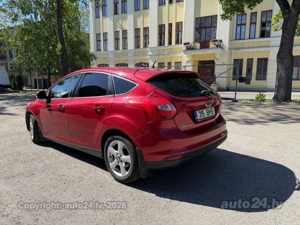 Sarkans Ford Focus 2012 Tallina, ar dzinēja tilpumu 1.60 L un nobraukumu 186 tūkst. km par 3800 €, foto 4 vietnē AUTOMOTO.COM.LV