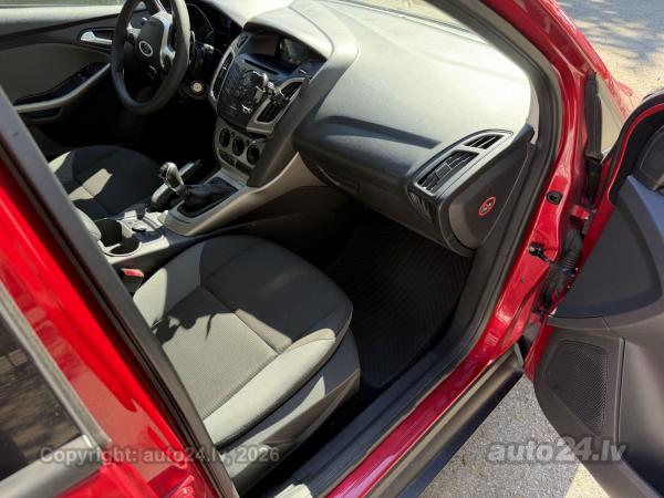 Sarkans Ford Focus 2012 Tallina, ar dzinēja tilpumu 1.60 L un nobraukumu 186 tūkst. km par 3800 €, foto 6 vietnē AUTOMOTO.COM.LV