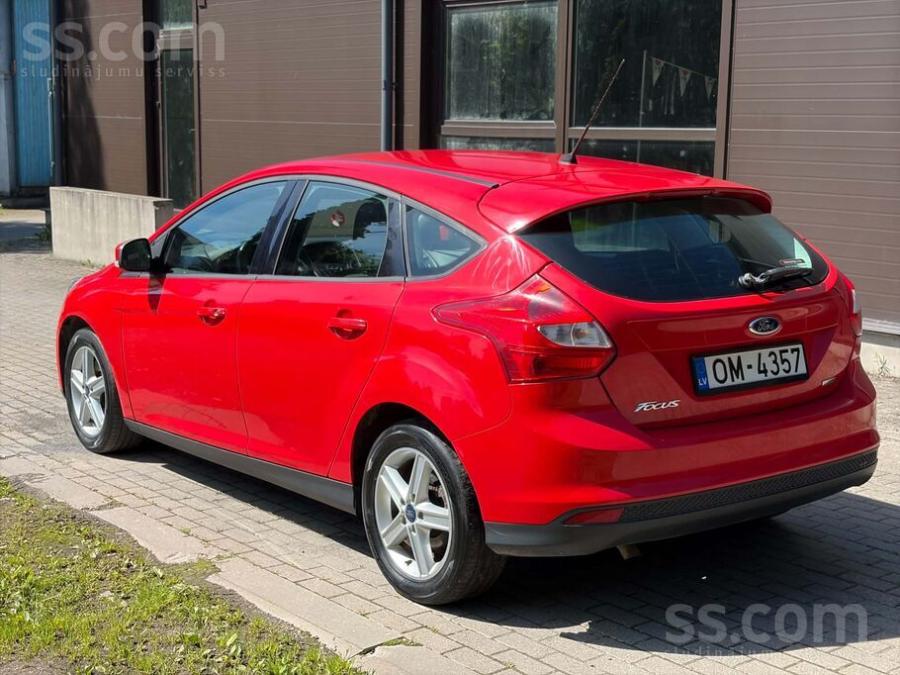 Sarkans Ford Focus 2012 Jēkabpils, ar dzinēja tilpumu 1.00 L un nobraukumu 217 tūkst. km par 3690 €, foto 6 vietnē AUTOMOTO.COM.LV