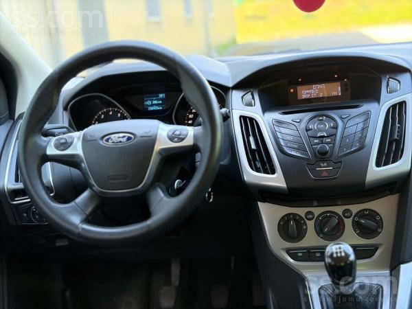Sarkans Ford Focus 2012 Jēkabpils, ar dzinēja tilpumu 1.00 L un nobraukumu 217 tūkst. km par 3690 €, foto 7 vietnē AUTOMOTO.COM.LV