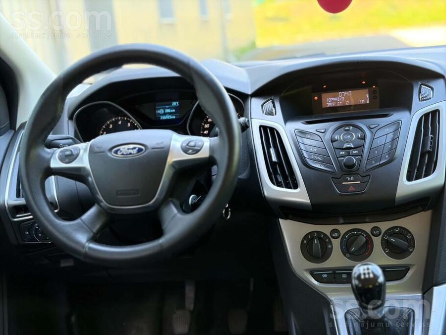 Sarkans Ford Focus 2012 Jēkabpils, ar dzinēja tilpumu 1.00 L un nobraukumu 217 tūkst. km par 3690 €, foto 8 vietnē AUTOMOTO.COM.LV
