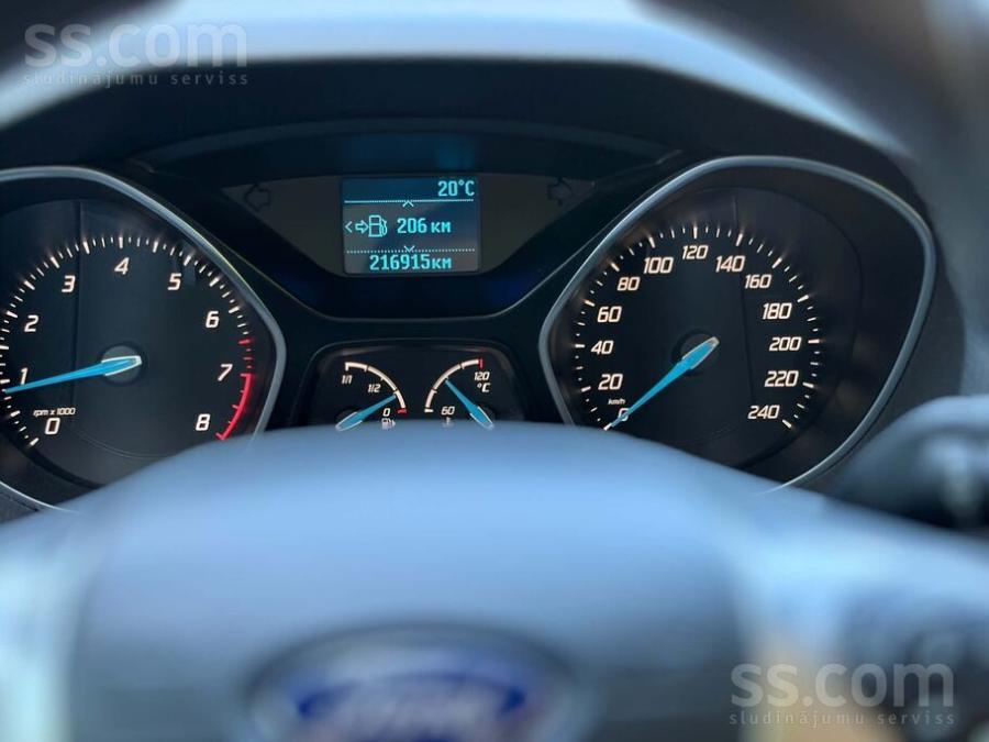 Sarkans Ford Focus 2012 Jēkabpils, ar dzinēja tilpumu 1.00 L un nobraukumu 217 tūkst. km par 3690 €, foto 10 vietnē AUTOMOTO.COM.LV