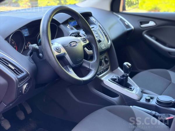 Sarkans Ford Focus 2012 Jēkabpils, ar dzinēja tilpumu 1.00 L un nobraukumu 217 tūkst. km par 3690 €, foto 10 vietnē AUTOMOTO.COM.LV