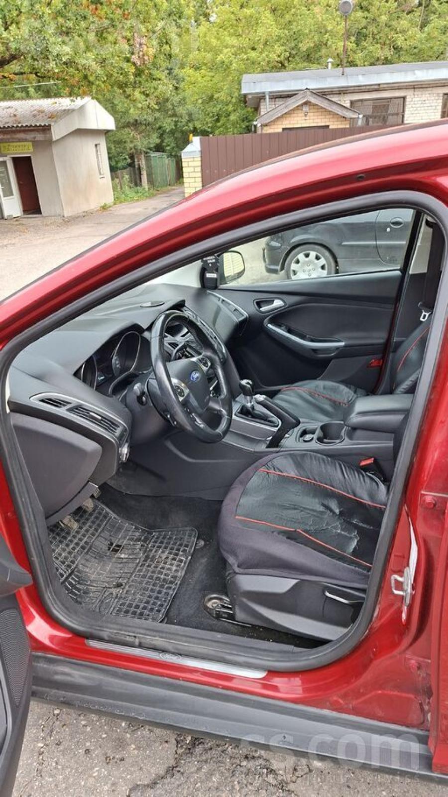 Sarkans Ford Focus 2012 Rīga, ar dzinēja tilpumu 1.60 L un nobraukumu 290 tūkst. km par 3090 €, foto 10 vietnē AUTOMOTO.COM.LV