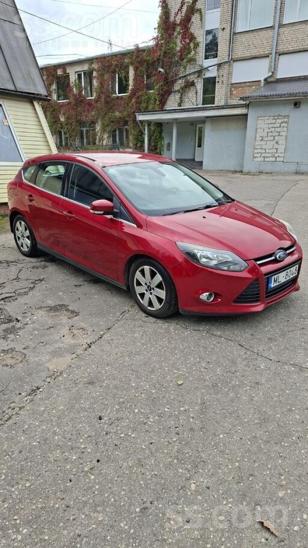 Red Ford Focus 2012 in Riga, with an engine capacity of 1.60 L and mileage of 290 thousand km for 2600 €, photo 4 on AUTOMOTO.COM.LV