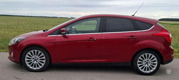 Red Ford Focus 2013 in Pakruojis, with an engine capacity of 1.60 L and mileage of 165 thousand km for 3499 €, photo 5 on AUTOMOTO.COM.LV