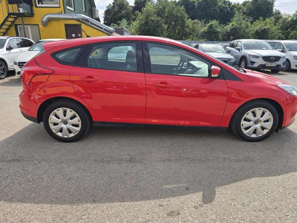 Sarkans Ford Focus 2013 Tauragė, ar dzinēja tilpumu 1.00 L un nobraukumu 111 tūkst. km par 2999 €, foto 7 vietnē AUTOMOTO.COM.LV