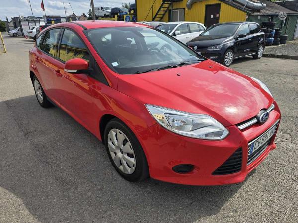 Sarkans Ford Focus 2013 Tauragė, ar dzinēja tilpumu 1.00 L un nobraukumu 111 tūkst. km par 2999 €, foto 8 vietnē AUTOMOTO.COM.LV