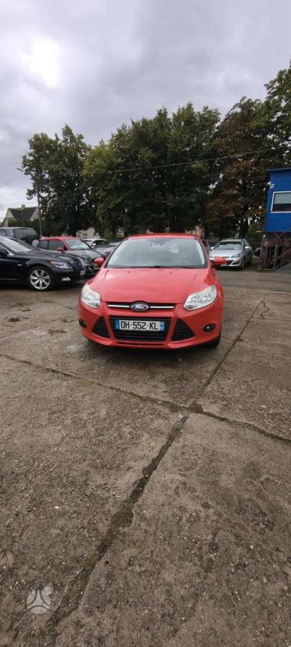 Sarkans Ford Focus 2014 Tauragė, ar dzinēja tilpumu 1.00 L un nobraukumu 163 tūkst. km par 2950 €, foto 1 vietnē AUTOMOTO.COM.LV