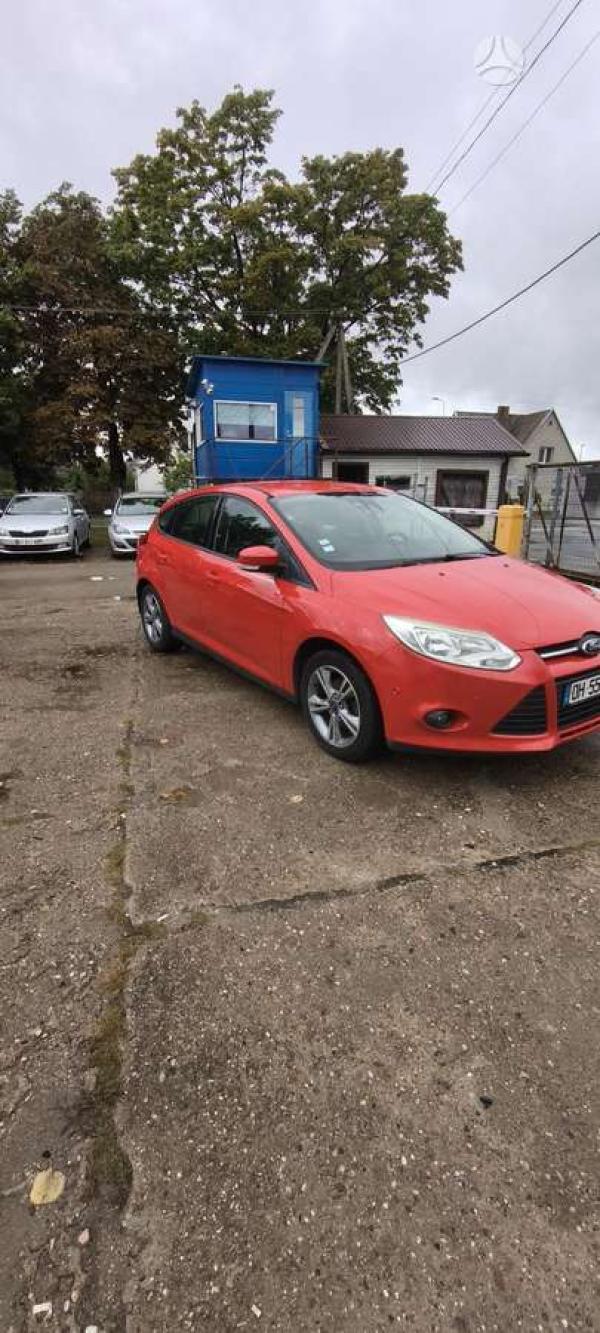 Sarkans Ford Focus 2014 Tauragė, ar dzinēja tilpumu 1.00 L un nobraukumu 163 tūkst. km par 2950 €, foto 4 vietnē AUTOMOTO.COM.LV
