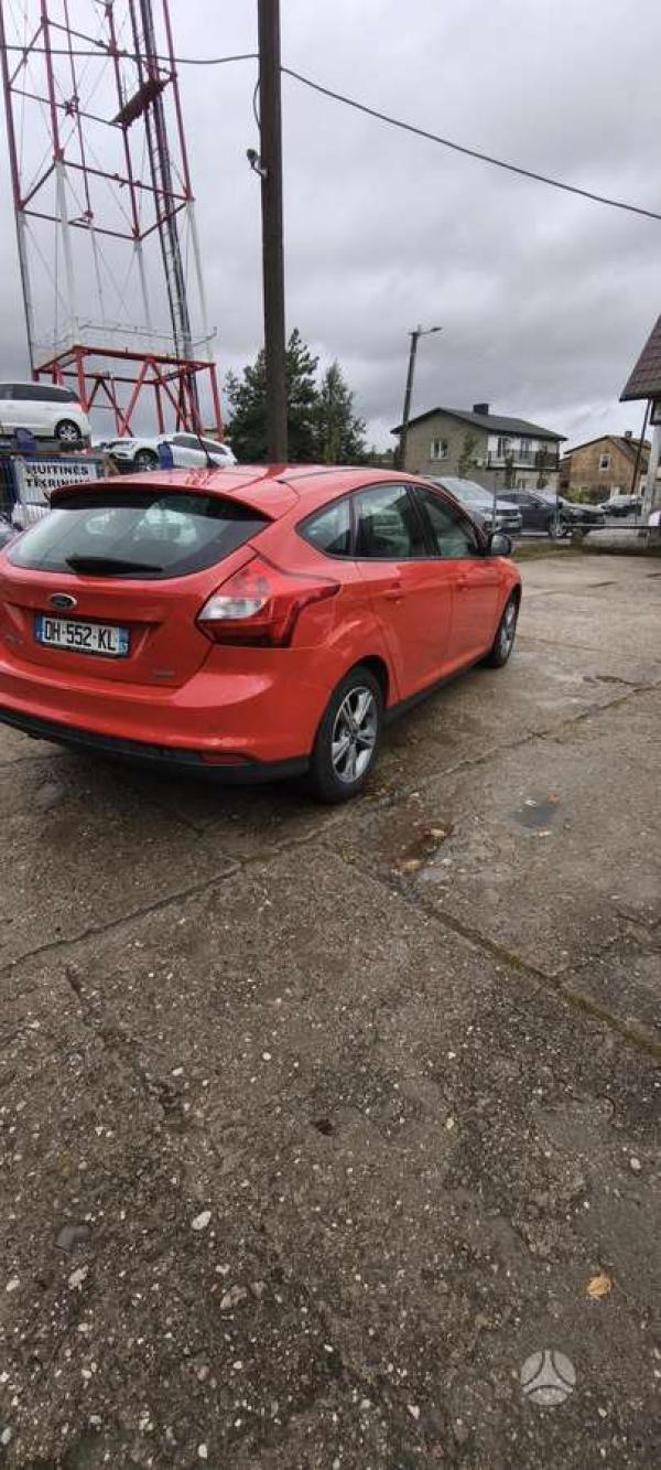 Sarkans Ford Focus 2014 Tauragė, ar dzinēja tilpumu 1.00 L un nobraukumu 163 tūkst. km par 2950 €, foto 5 vietnē AUTOMOTO.COM.LV