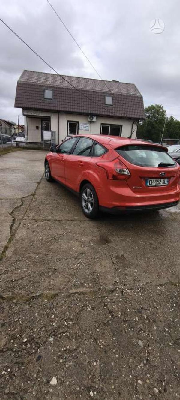 Sarkans Ford Focus 2014 Tauragė, ar dzinēja tilpumu 1.00 L un nobraukumu 163 tūkst. km par 2950 €, foto 6 vietnē AUTOMOTO.COM.LV