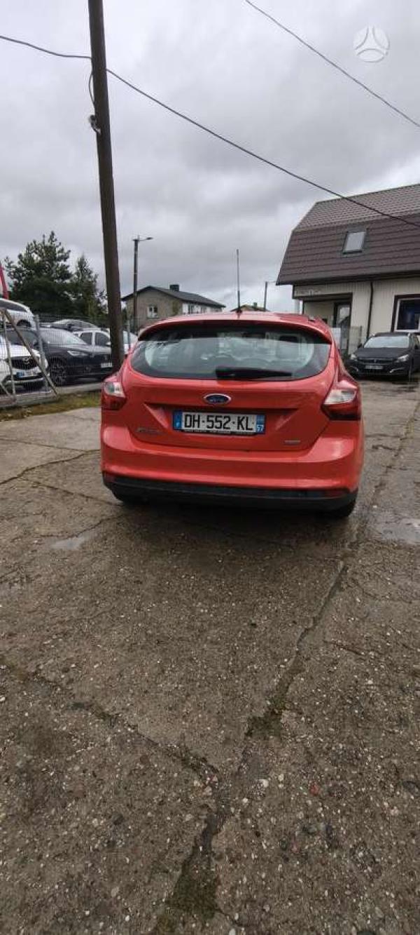 Sarkans Ford Focus 2014 Tauragė, ar dzinēja tilpumu 1.00 L un nobraukumu 163 tūkst. km par 2950 €, foto 7 vietnē AUTOMOTO.COM.LV