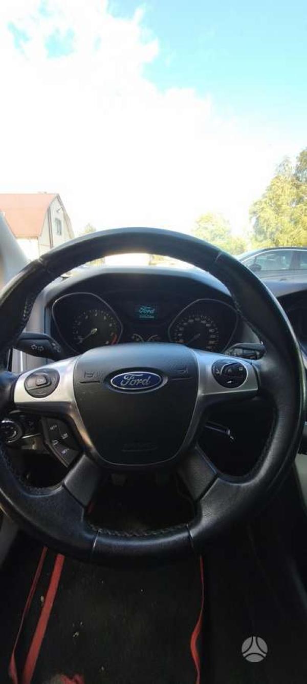 Sarkans Ford Focus 2014 Tauragė, ar dzinēja tilpumu 1.00 L un nobraukumu 163 tūkst. km par 2950 €, foto 8 vietnē AUTOMOTO.COM.LV