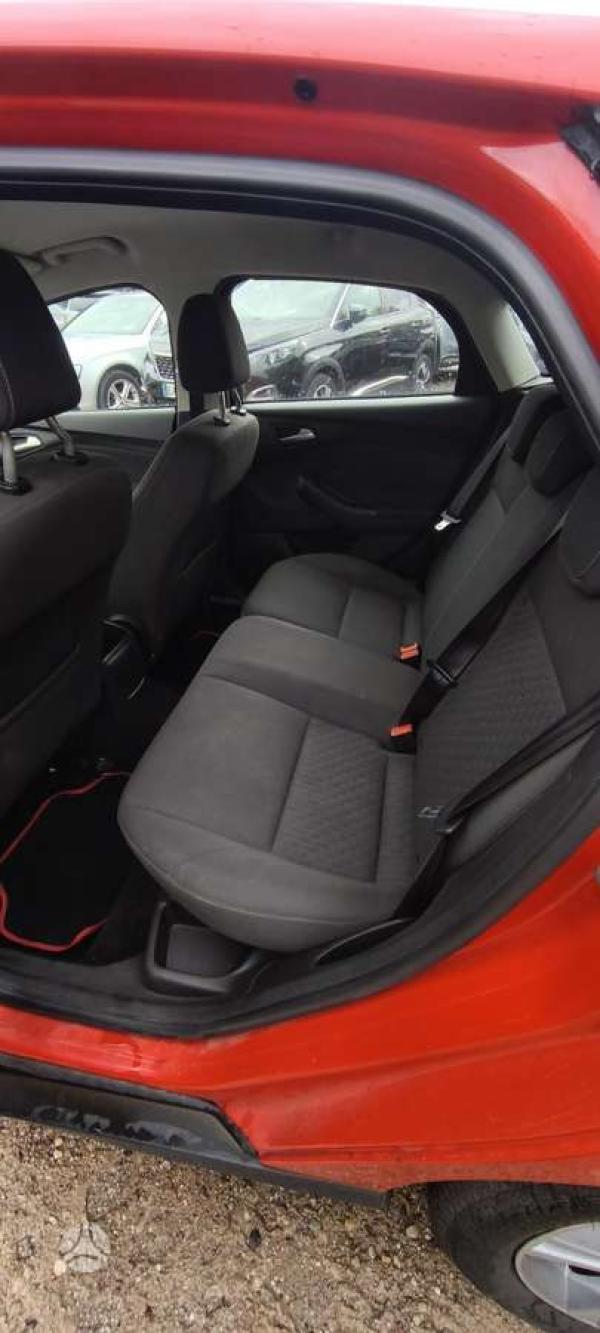 Sarkans Ford Focus 2014 Tauragė, ar dzinēja tilpumu 1.00 L un nobraukumu 163 tūkst. km par 2950 €, foto 11 vietnē AUTOMOTO.COM.LV