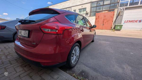 Red Ford Focus 2015 in Kaunas, with an engine capacity of 1.00 L and mileage of 166 thousand km for 3700 €, photo 5 on AUTOMOTO.COM.LV
