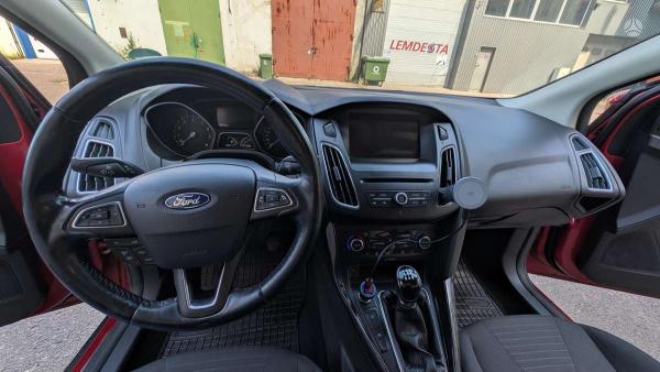 Red Ford Focus 2015 in Kaunas, with an engine capacity of 1.00 L and mileage of 166 thousand km for 3700 €, photo 8 on AUTOMOTO.COM.LV