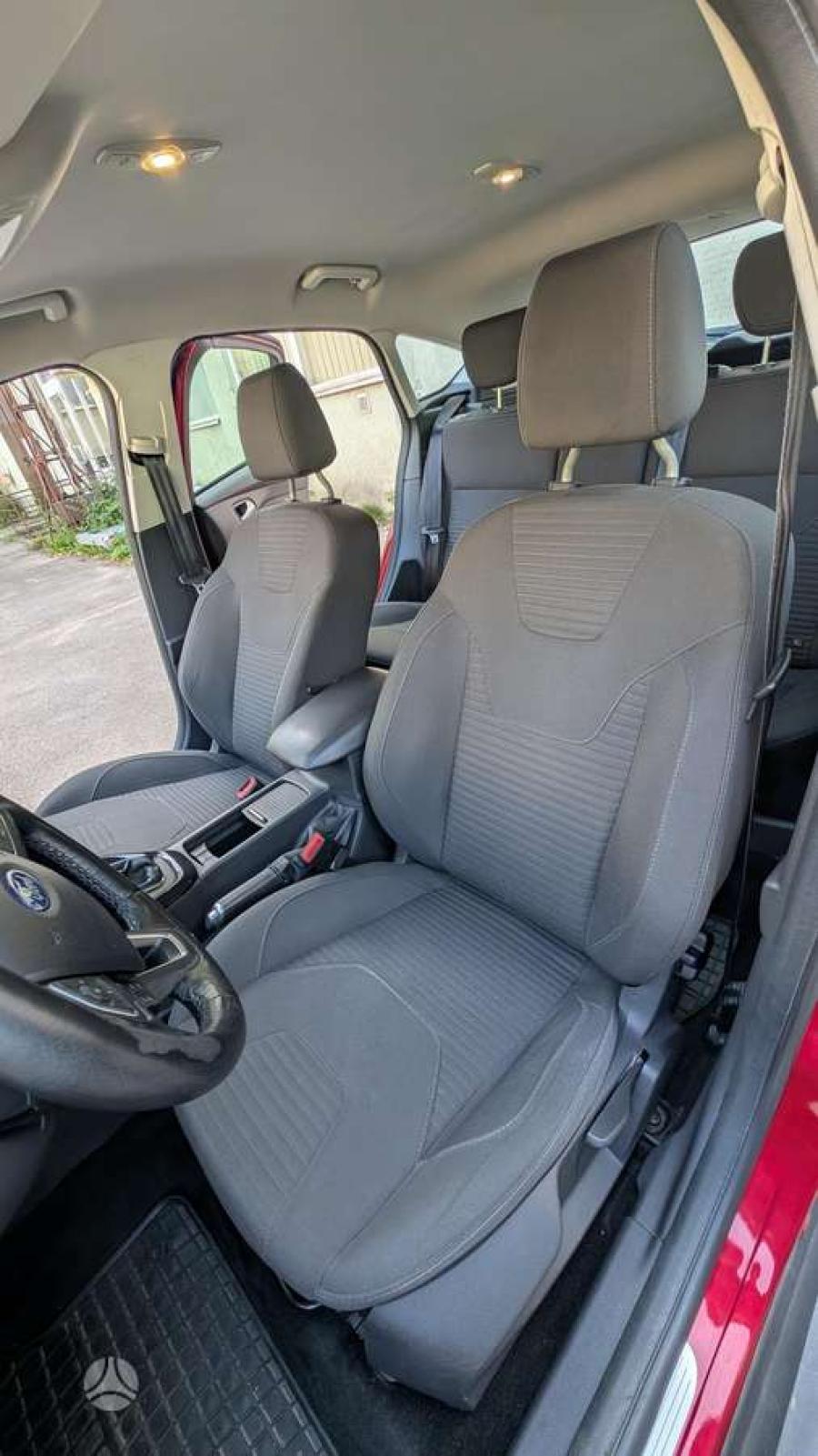 Red Ford Focus 2015 in Kaunas, with an engine capacity of 1.00 L and mileage of 166 thousand km for 3700 €, photo 11 on AUTOMOTO.COM.LV