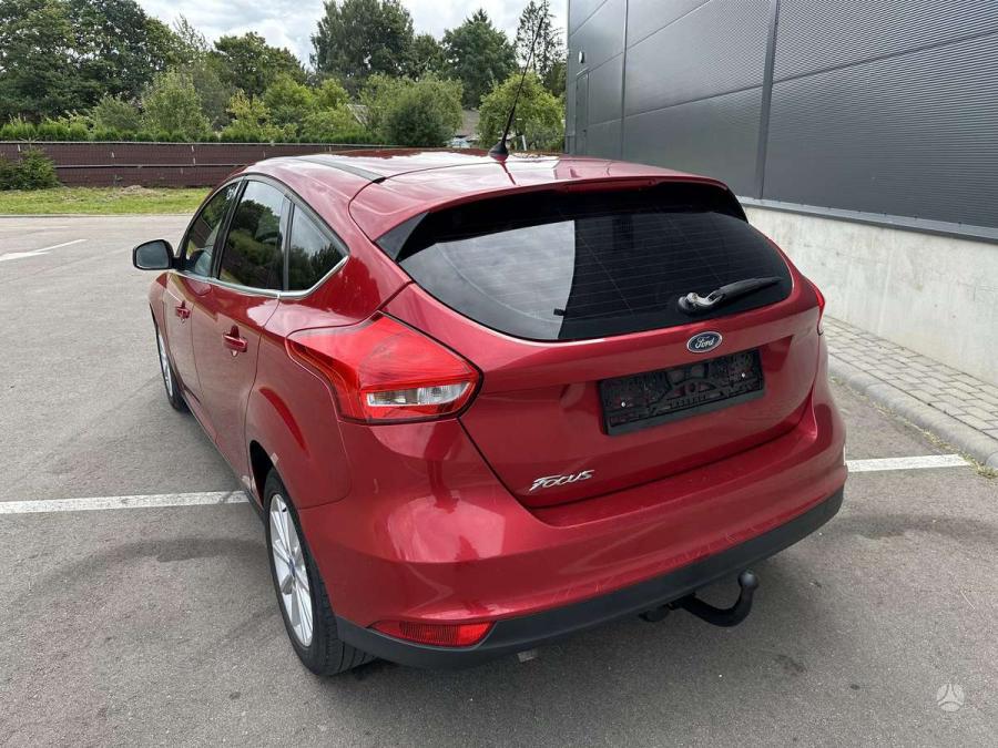 Sarkans Ford Focus 2015 Telšiai, ar dzinēja tilpumu 1.50 L un nobraukumu 268 tūkst. km par 3700 €, foto 6 vietnē AUTOMOTO.COM.LV