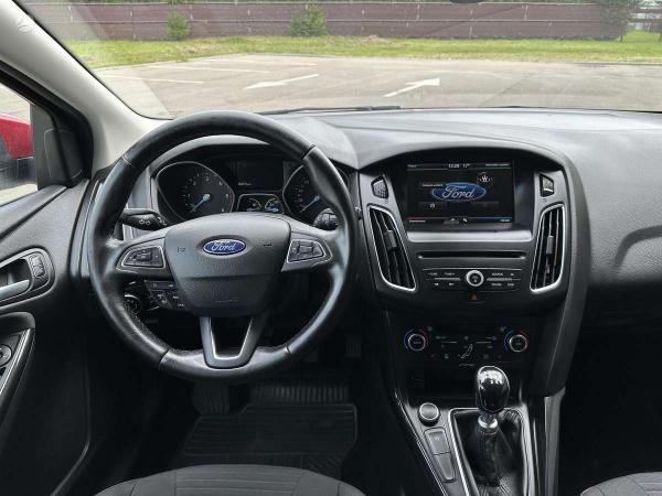 Sarkans Ford Focus 2015 Telšiai, ar dzinēja tilpumu 1.50 L un nobraukumu 268 tūkst. km par 3700 €, foto 10 vietnē AUTOMOTO.COM.LV