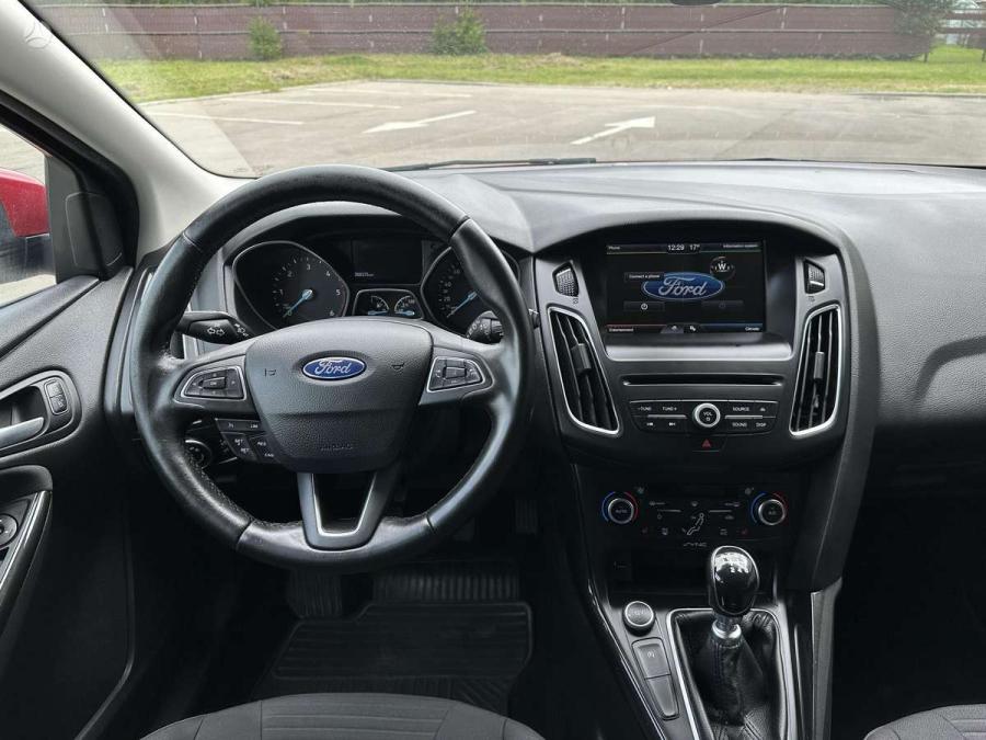 Sarkans Ford Focus 2015 Telšiai, ar dzinēja tilpumu 1.50 L un nobraukumu 268 tūkst. km par 3700 €, foto 11 vietnē AUTOMOTO.COM.LV