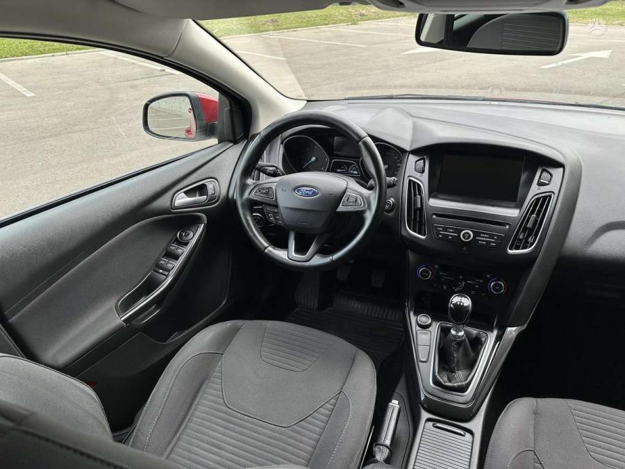 Sarkans Ford Focus 2015 Telšiai, ar dzinēja tilpumu 1.50 L un nobraukumu 268 tūkst. km par 3700 €, foto 12 vietnē AUTOMOTO.COM.LV