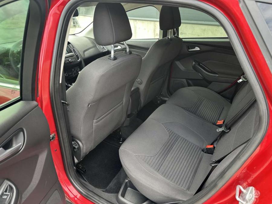Sarkans Ford Focus 2015 Telšiai, ar dzinēja tilpumu 1.50 L un nobraukumu 268 tūkst. km par 3700 €, foto 15 vietnē AUTOMOTO.COM.LV
