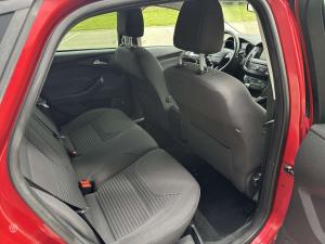 Red Ford Focus 2015 in Telschi, with an engine capacity of 1.50 L and mileage of 268 thousand km for 3200 €, photo 16 on AUTOMOTO.COM.LV