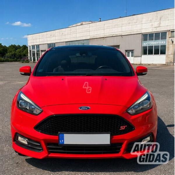 Sarkans Ford Focus 2016 Panevēža, ar dzinēja tilpumu 2.00 L un nobraukumu 176 tūkst. km par 12500 €, foto 2 vietnē AUTOMOTO.COM.LV