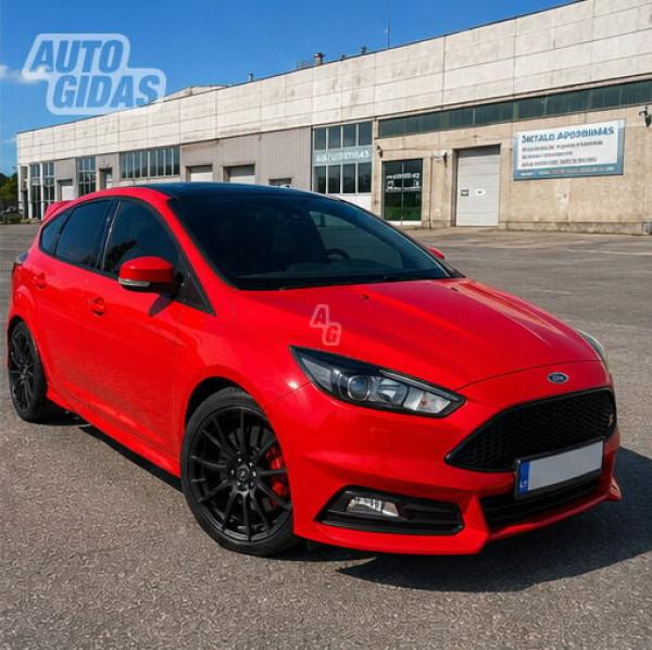 Sarkans Ford Focus 2016 Panevēža, ar dzinēja tilpumu 2.00 L un nobraukumu 176 tūkst. km par 12500 €, foto 3 vietnē AUTOMOTO.COM.LV
