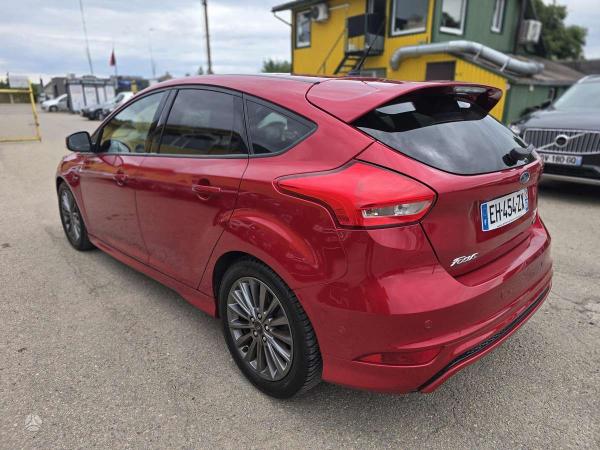 Sarkans Ford Focus 2016 Tauragė, ar dzinēja tilpumu 1.00 L un nobraukumu 163 tūkst. km par 6800 €, foto 5 vietnē AUTOMOTO.COM.LV