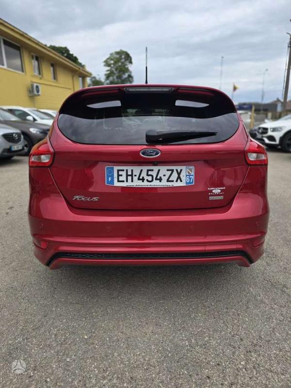 Sarkans Ford Focus 2016 Tauragė, ar dzinēja tilpumu 1.00 L un nobraukumu 163 tūkst. km par 6800 €, foto 6 vietnē AUTOMOTO.COM.LV