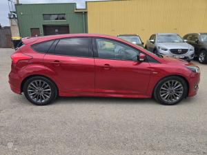 Red Ford Focus 2016 in Taurage, with an engine capacity of 1.00 L and mileage of 163 thousand km for 6800 €, photo 9 on AUTOMOTO.COM.LV
