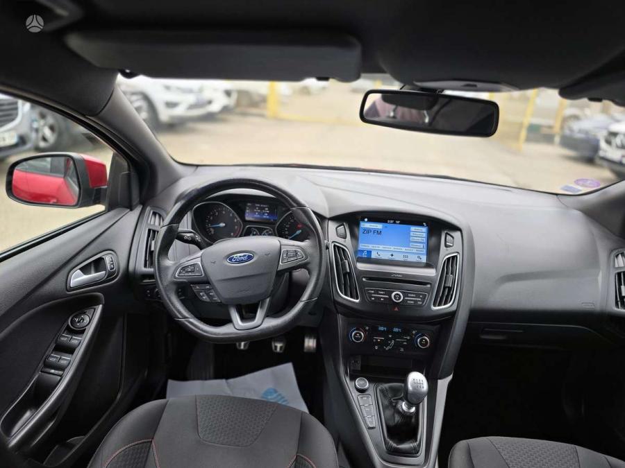Red Ford Focus 2016 in Taurage, with an engine capacity of 1.00 L and mileage of 163 thousand km for 6800 €, photo 15 on AUTOMOTO.COM.LV