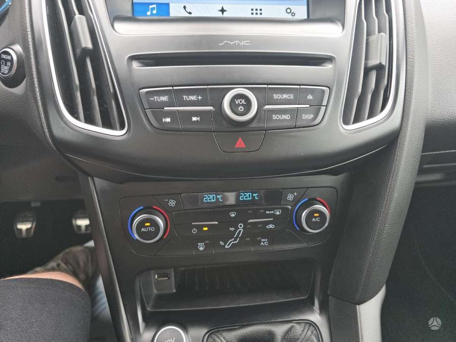 Red Ford Focus 2016 in Taurage, with an engine capacity of 1.00 L and mileage of 163 thousand km for 6800 €, photo 19 on AUTOMOTO.COM.LV