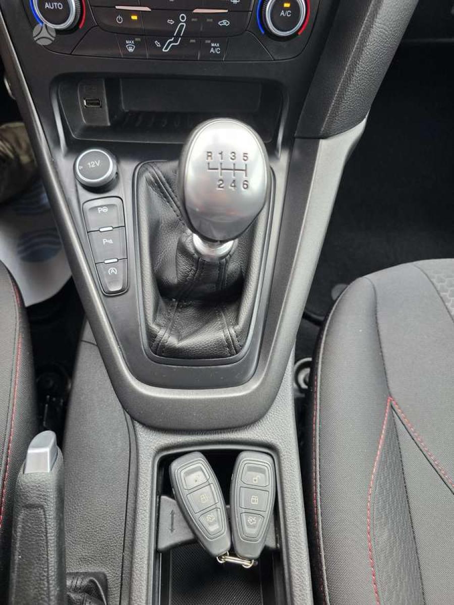 Red Ford Focus 2016 in Taurage, with an engine capacity of 1.00 L and mileage of 163 thousand km for 6800 €, photo 20 on AUTOMOTO.COM.LV