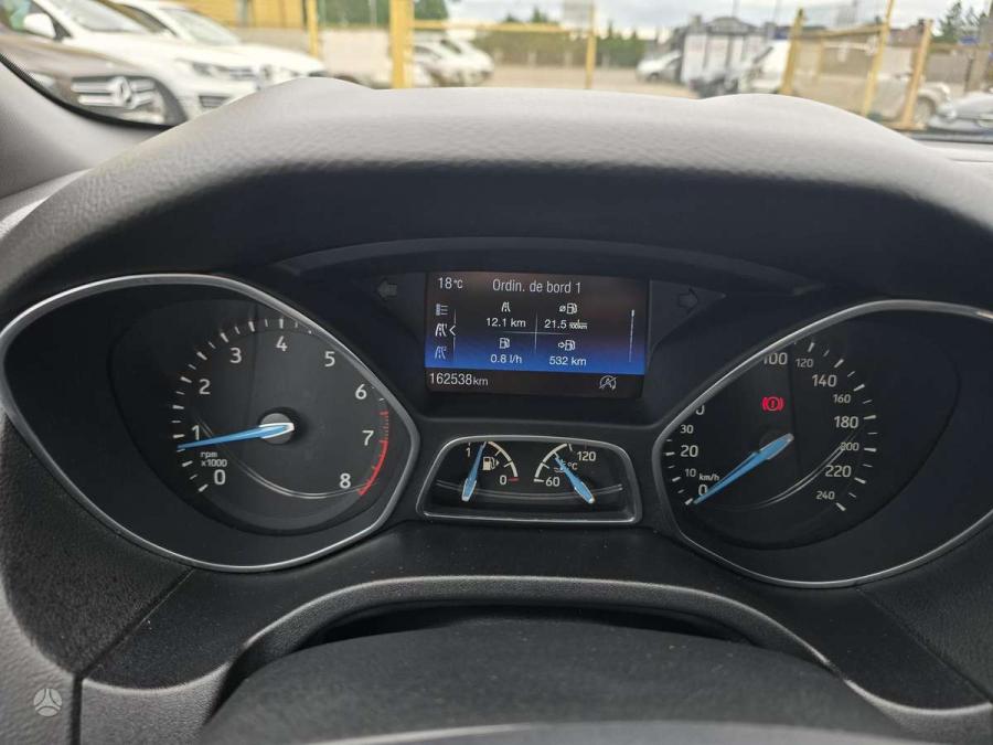 Red Ford Focus 2016 in Taurage, with an engine capacity of 1.00 L and mileage of 163 thousand km for 6800 €, photo 22 on AUTOMOTO.COM.LV