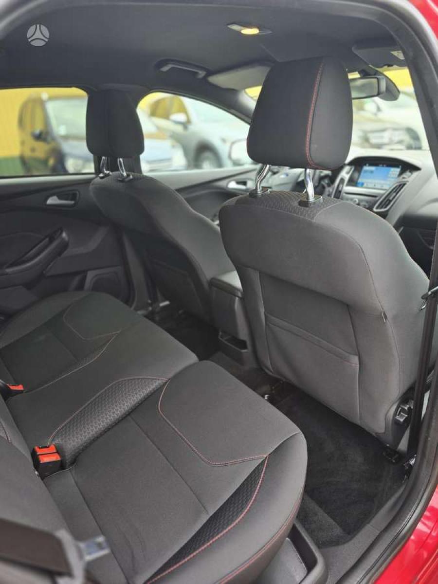 Red Ford Focus 2016 in Taurage, with an engine capacity of 1.00 L and mileage of 163 thousand km for 6800 €, photo 32 on AUTOMOTO.COM.LV