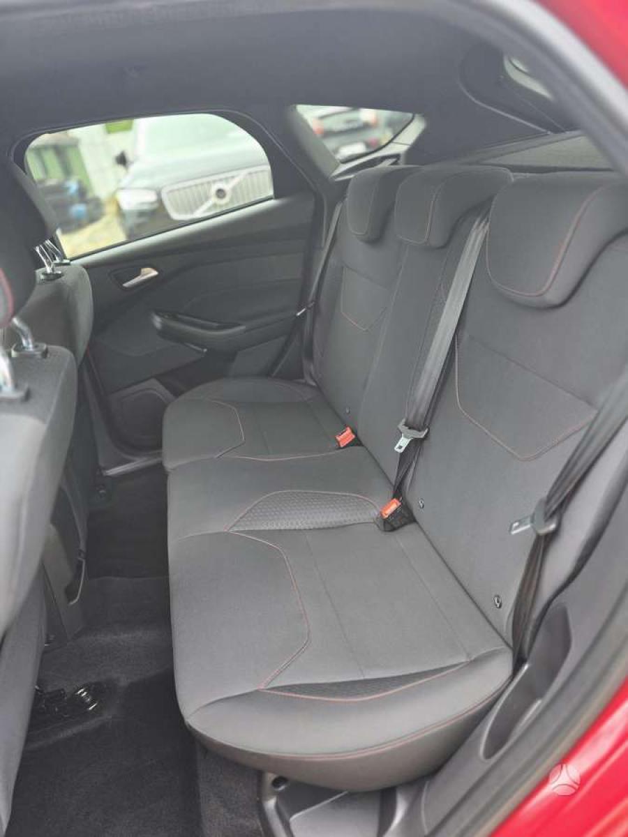 Red Ford Focus 2016 in Taurage, with an engine capacity of 1.00 L and mileage of 163 thousand km for 6800 €, photo 35 on AUTOMOTO.COM.LV