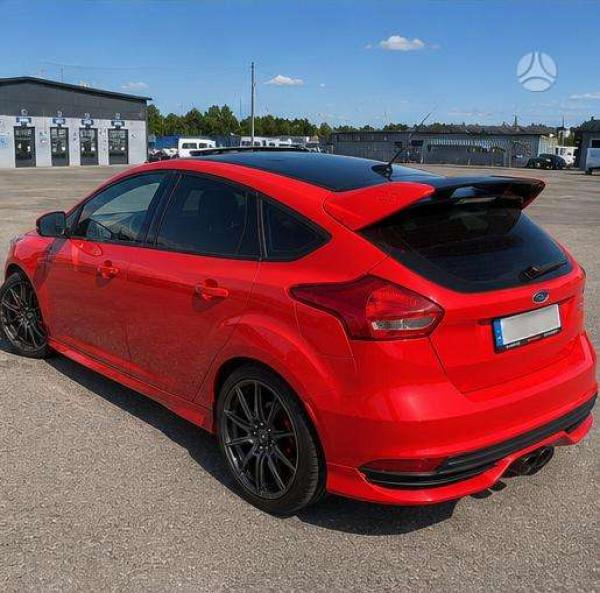Red Ford Focus 2016 in Panevezys, with an engine capacity of 2.00 L and mileage of 176 thousand km for 11000 €, photo 2 on AUTOMOTO.COM.LV