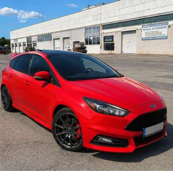 Red Ford Focus 2016 in Panevezys, with an engine capacity of 2.00 L and mileage of 176 thousand km for 11000 €, photo 5 on AUTOMOTO.COM.LV