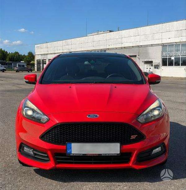 Red Ford Focus 2016 in Panevezys, with an engine capacity of 2.00 L and mileage of 176 thousand km for 11000 €, photo 6 on AUTOMOTO.COM.LV