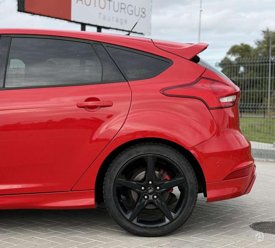 Sarkans Ford Focus 2017 Tauragė, ar dzinēja tilpumu 2.00 L un nobraukumu 180 tūkst. km par 7300 €, foto 14 vietnē AUTOMOTO.COM.LV