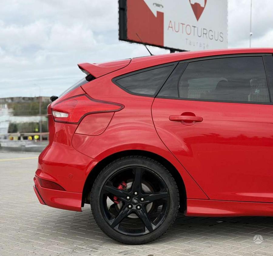 Sarkans Ford Focus 2017 Tauragė, ar dzinēja tilpumu 2.00 L un nobraukumu 180 tūkst. km par 7300 €, foto 17 vietnē AUTOMOTO.COM.LV