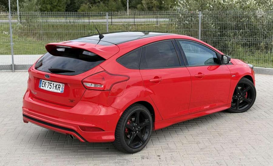 Sarkans Ford Focus 2017 Tauragė, ar dzinēja tilpumu 2.00 L un nobraukumu 180 tūkst. km par 7300 €, foto 23 vietnē AUTOMOTO.COM.LV