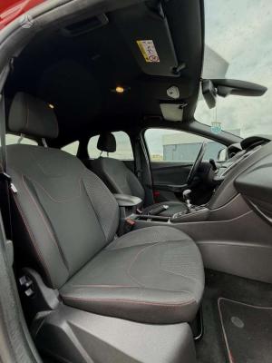 Sarkans Ford Focus 2017 Tauragė, ar dzinēja tilpumu 2.00 L un nobraukumu 180 tūkst. km par 7300 €, foto 30 vietnē AUTOMOTO.COM.LV