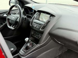 Sarkans Ford Focus 2017 Tauragė, ar dzinēja tilpumu 2.00 L un nobraukumu 180 tūkst. km par 7300 €, foto 35 vietnē AUTOMOTO.COM.LV